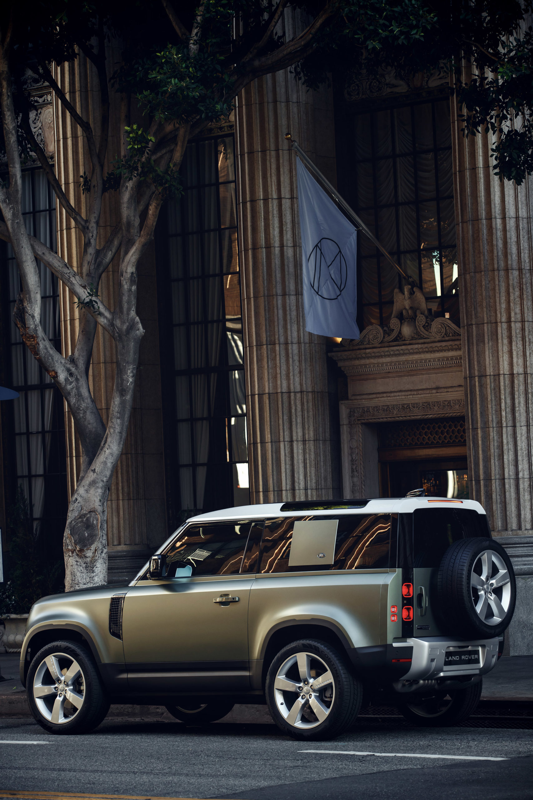 New Defender ‘Commercial’ - Land Rover Club Holland